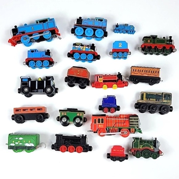 Thomas & Friends | Art | Thomas The Tank Engine And Friends Lot Of 2 ...